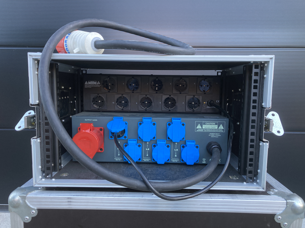 Verdeelkast 32A in flightcase | Vandenborre Dieter BV