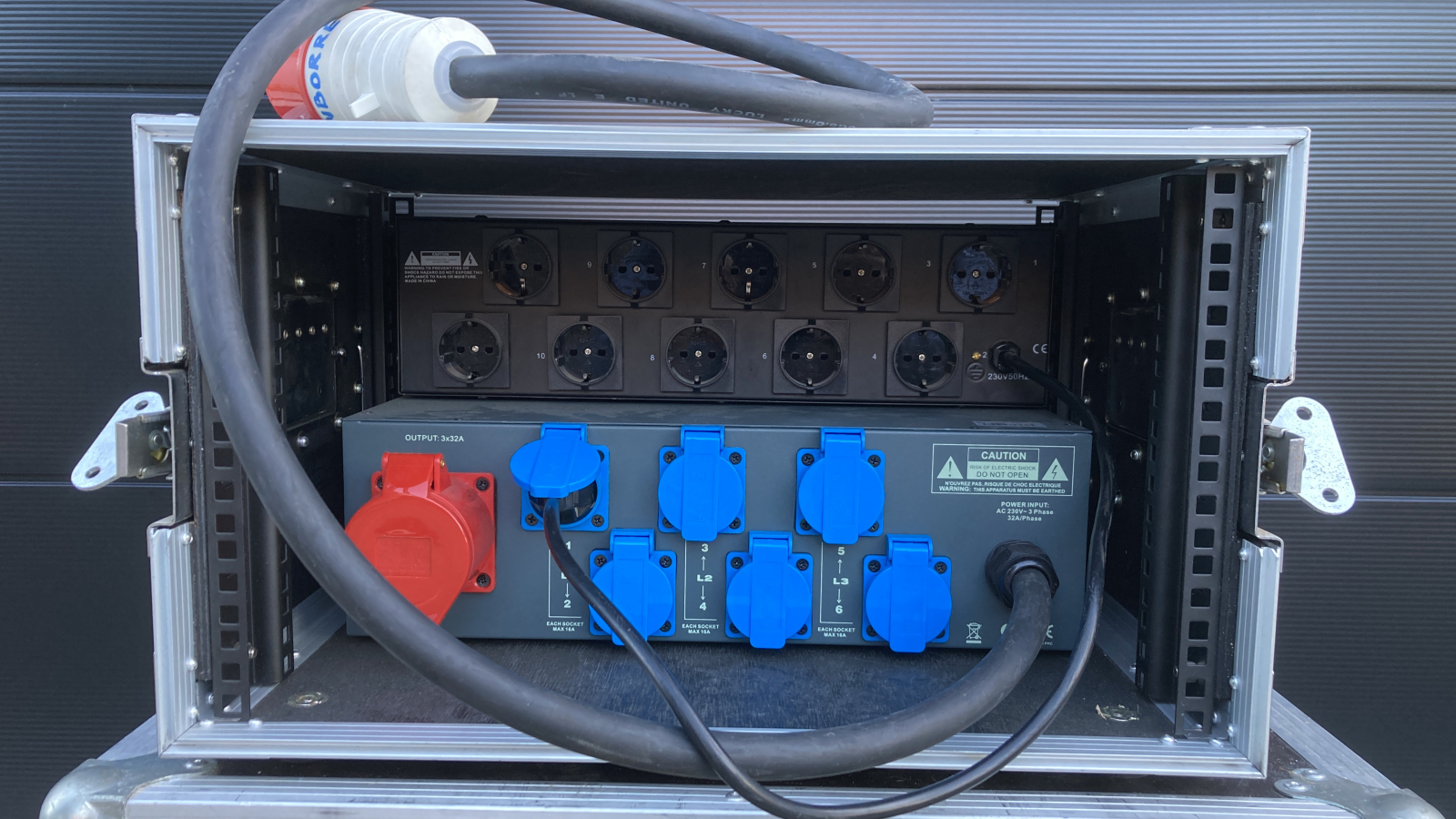 Verdeelkast 32A in flightcase | Vandenborre Dieter BV